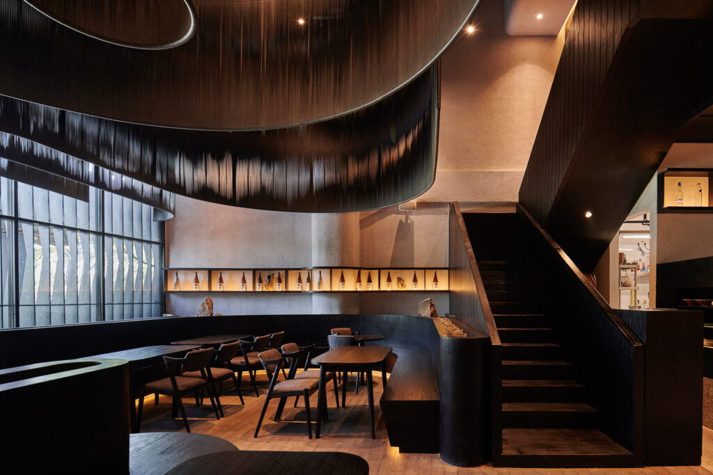 ISSEI RESTAURANT - VẺ ĐẸP ĐẾN TỪ NHỮNG ĐƯỜNG CONG - Tiệm Tranh 91